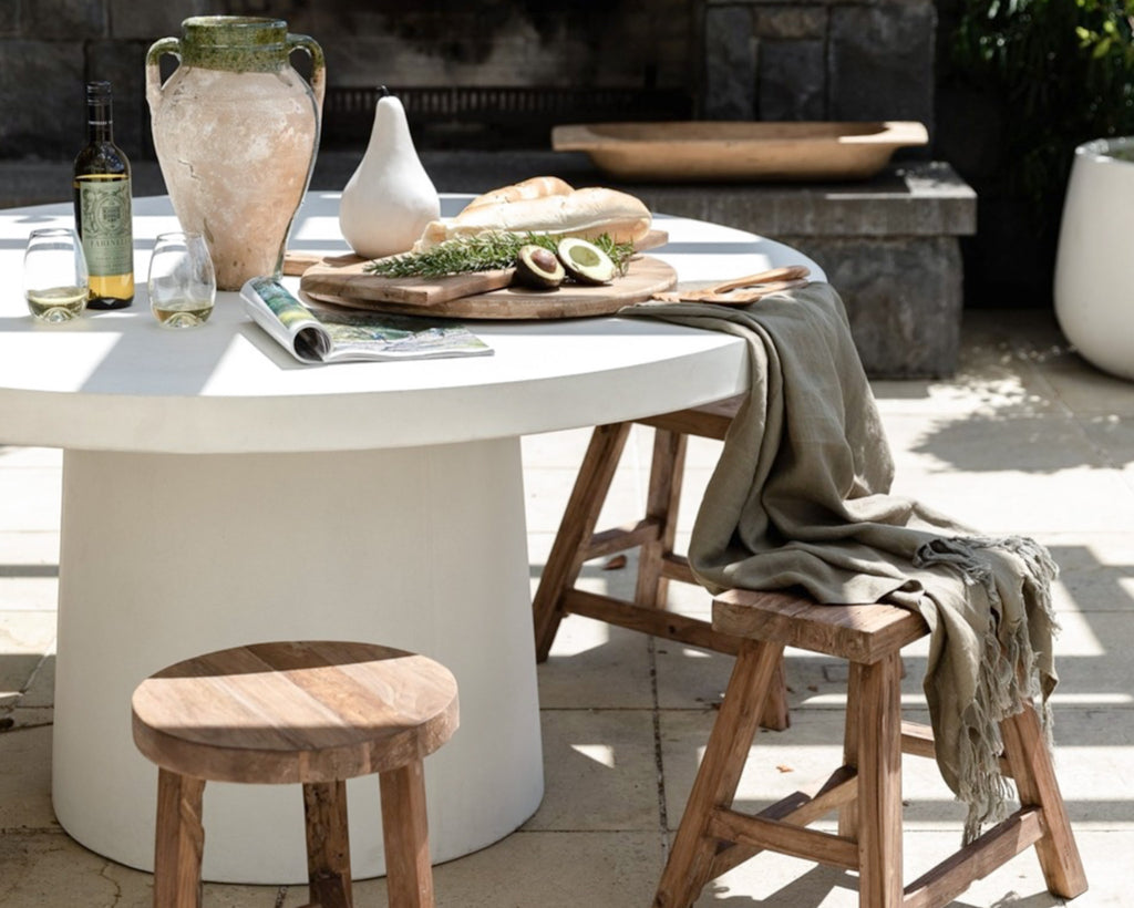 Roma Round Table | White – ORNAMENT